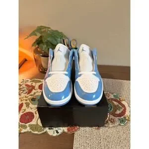 Jordan | Shoes | Jordan Low Se White Legend Blue University Unc Patent ...